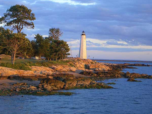 The Best Lighthouses to Visit in the Fall