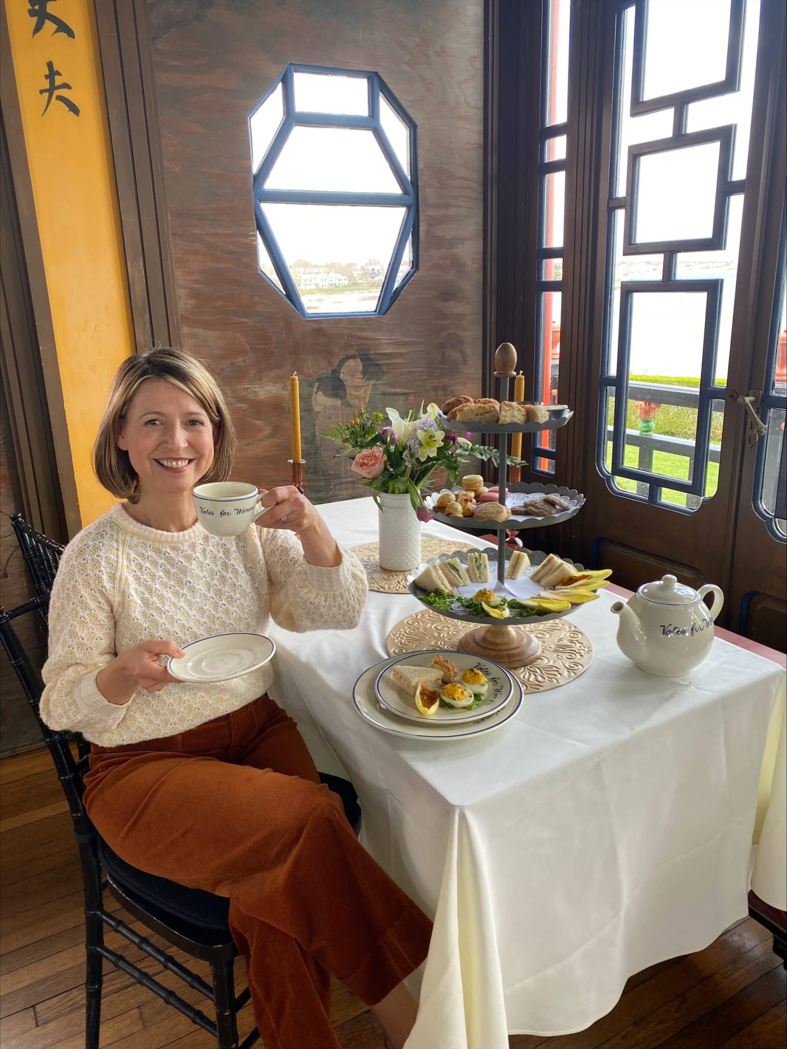 13 Tried & True Tips for Hosting Guests this Holiday Season